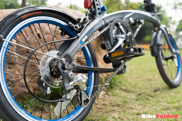 Dahon EEZZ D3 Folding Bike Review - A Perfect Brompton Alternative?