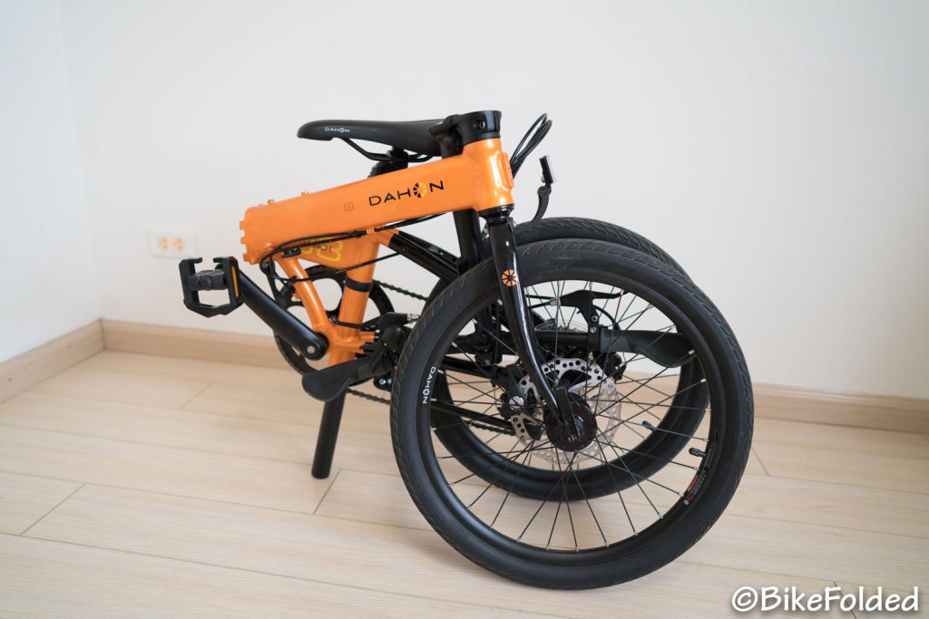 Dahon Launch D8 Folding Bike Review - Premium Refinement - BikeFolded