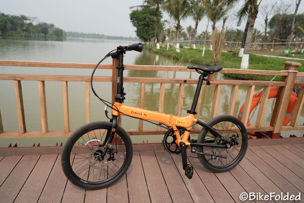 Dahon Launch D8 Folding Bike Review - Premium Refinement - BikeFolded