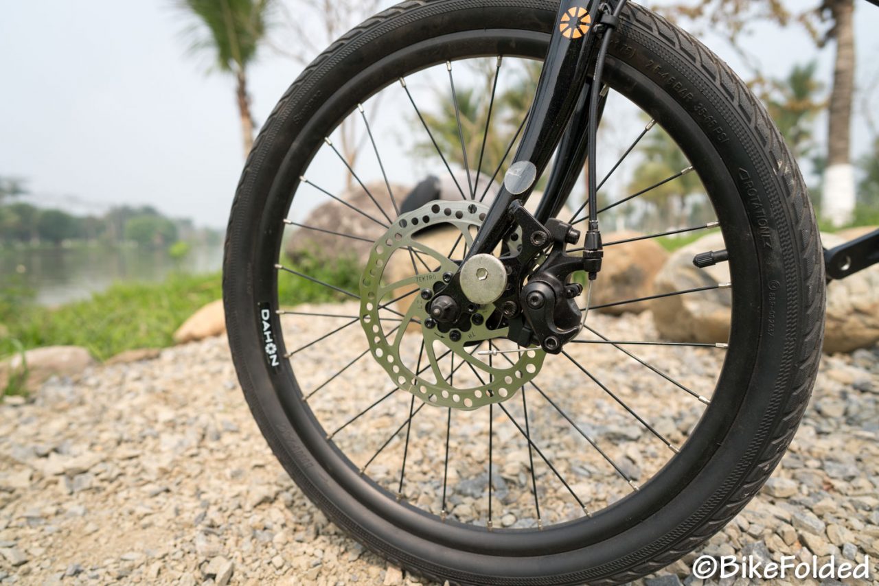 Dahon Launch D8 Folding Bike Review - Premium Refinement - BikeFolded